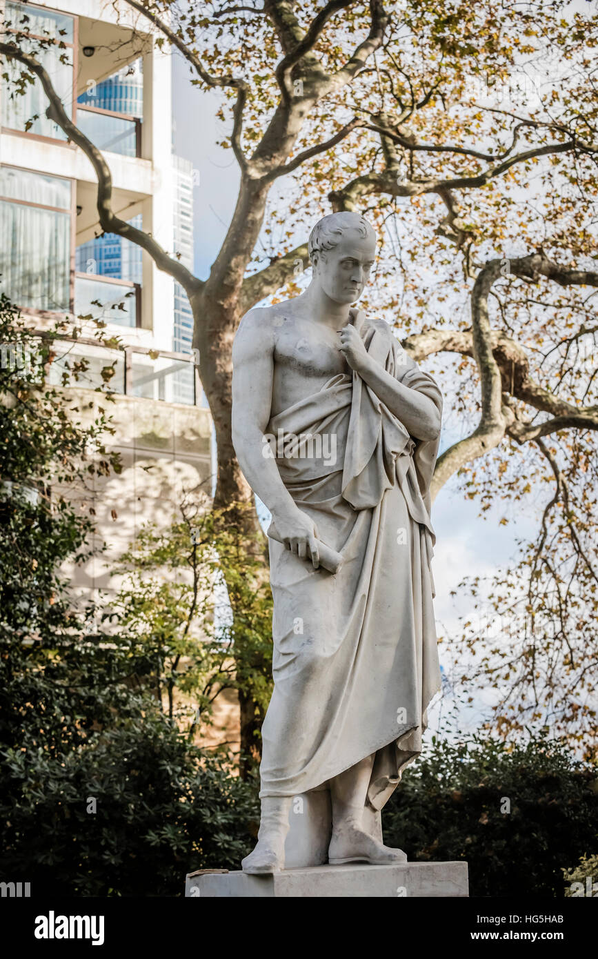 William huskisson statue hi-res stock photography and images - Alamy