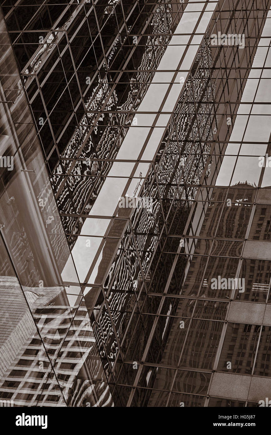 Skyscraper rectangle windows hi-res stock photography and images - Alamy