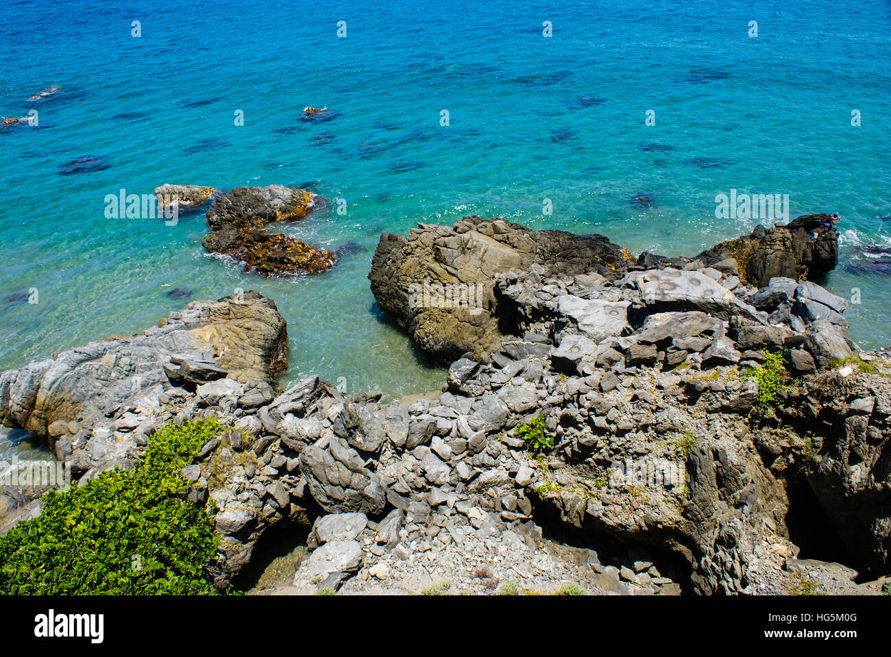 Protruding from the sea these rocks hi-res stock photography and images ...
