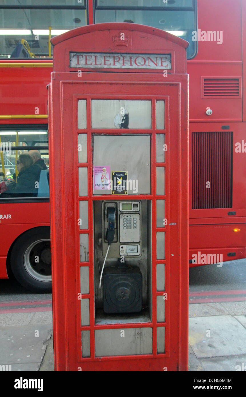 Bt phonebox hi-res stock photography and images - Alamy