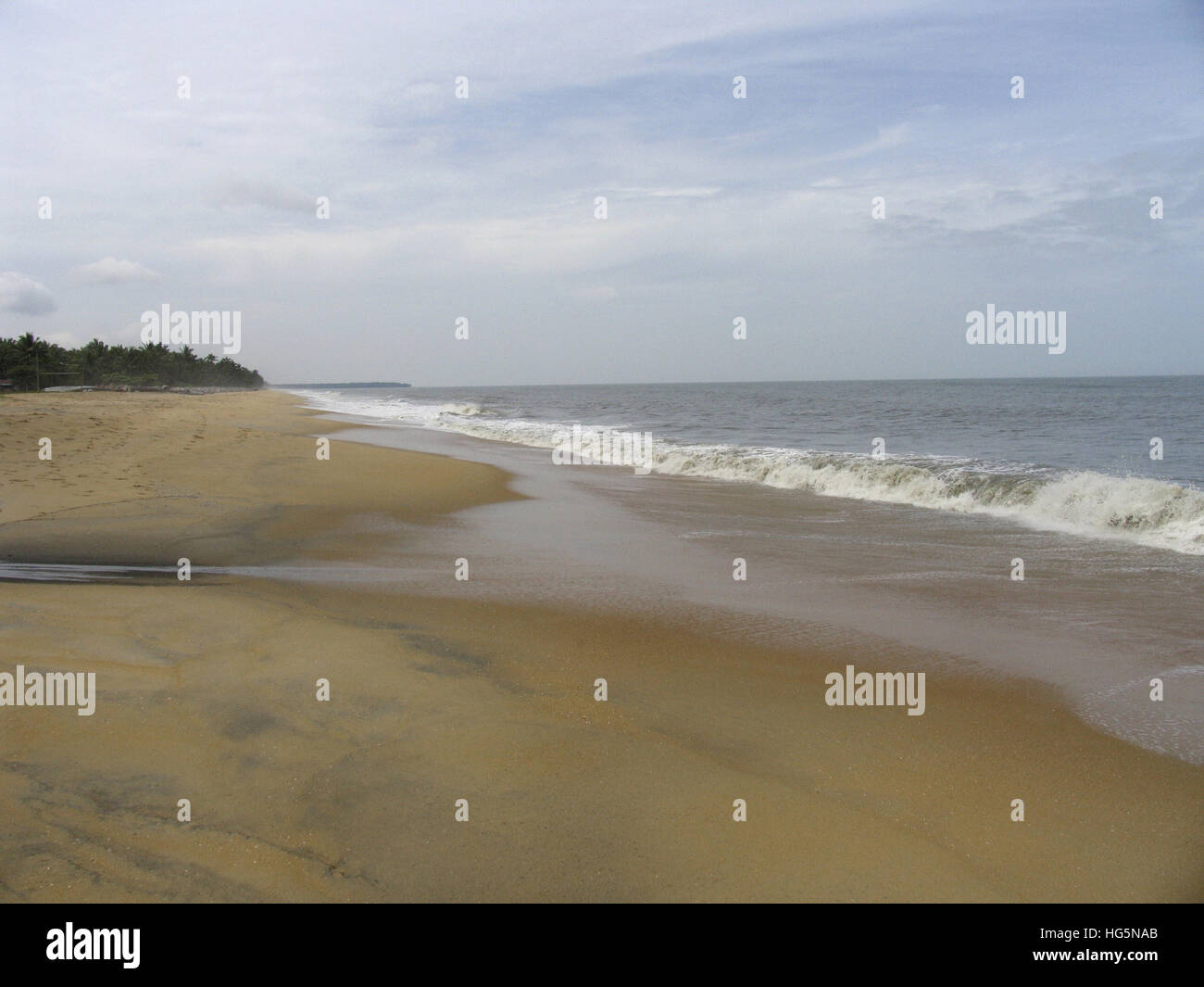 Stretch of sand and waves, Kappad beach, Kerala, India Stock Photo - Alamy