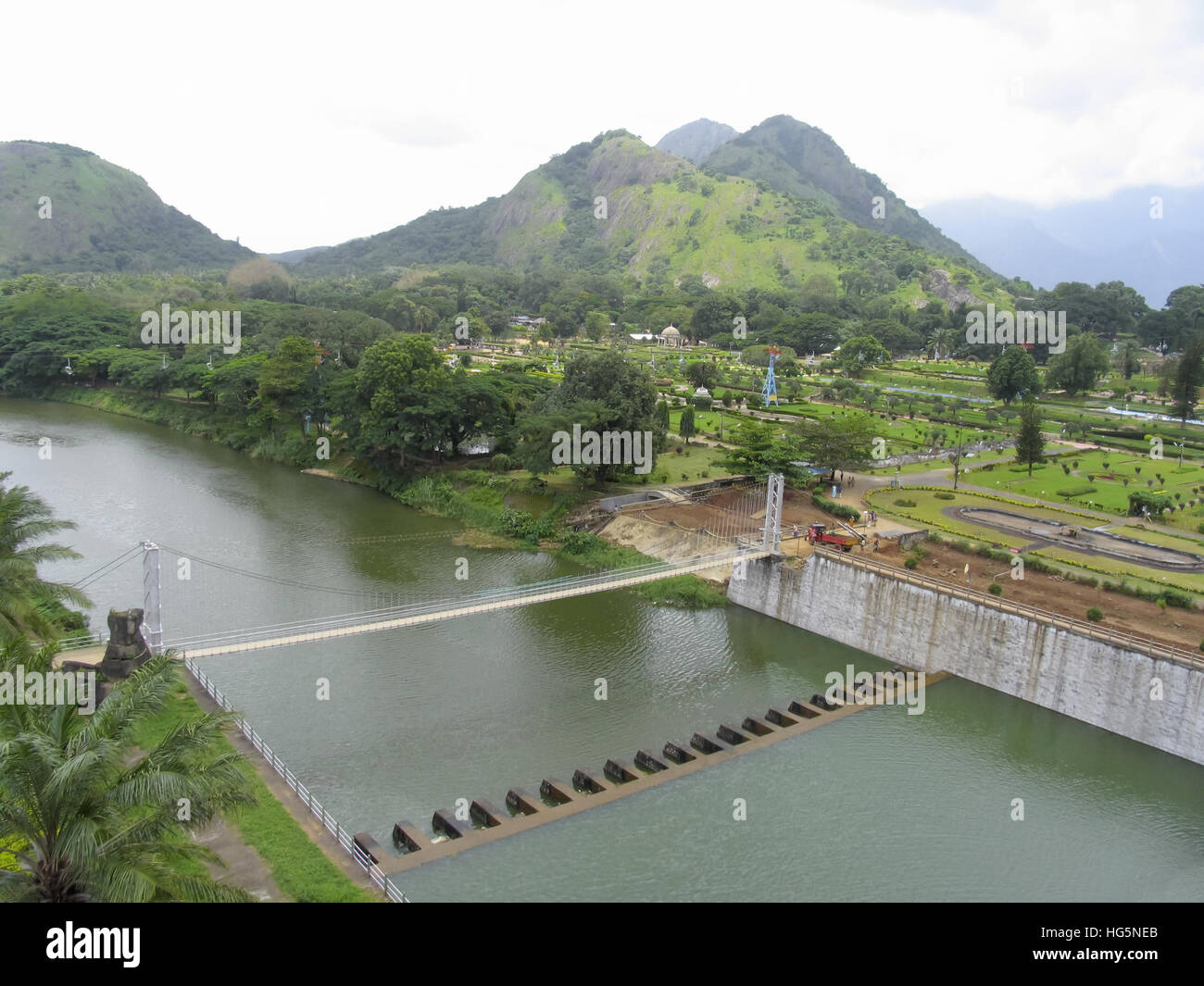 Malampuzha bridge and garden, Kerala, India Stock Photo - Alamy