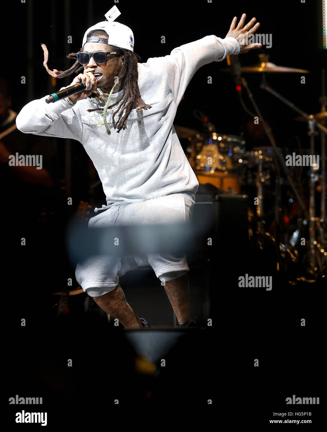 Lil wayne performing hi-res stock photography and images - Alamy