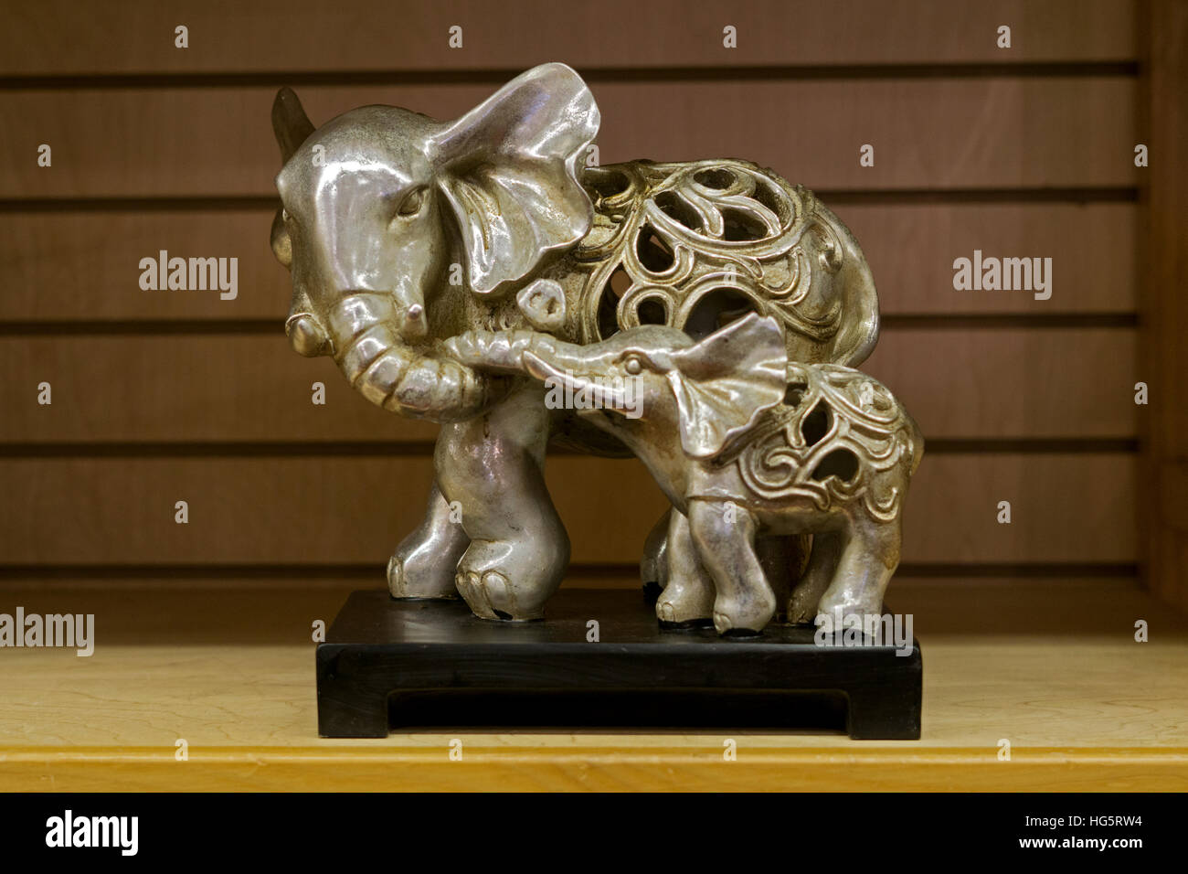 Ugly statue two elephants pier hi-res stock photography and images - Alamy