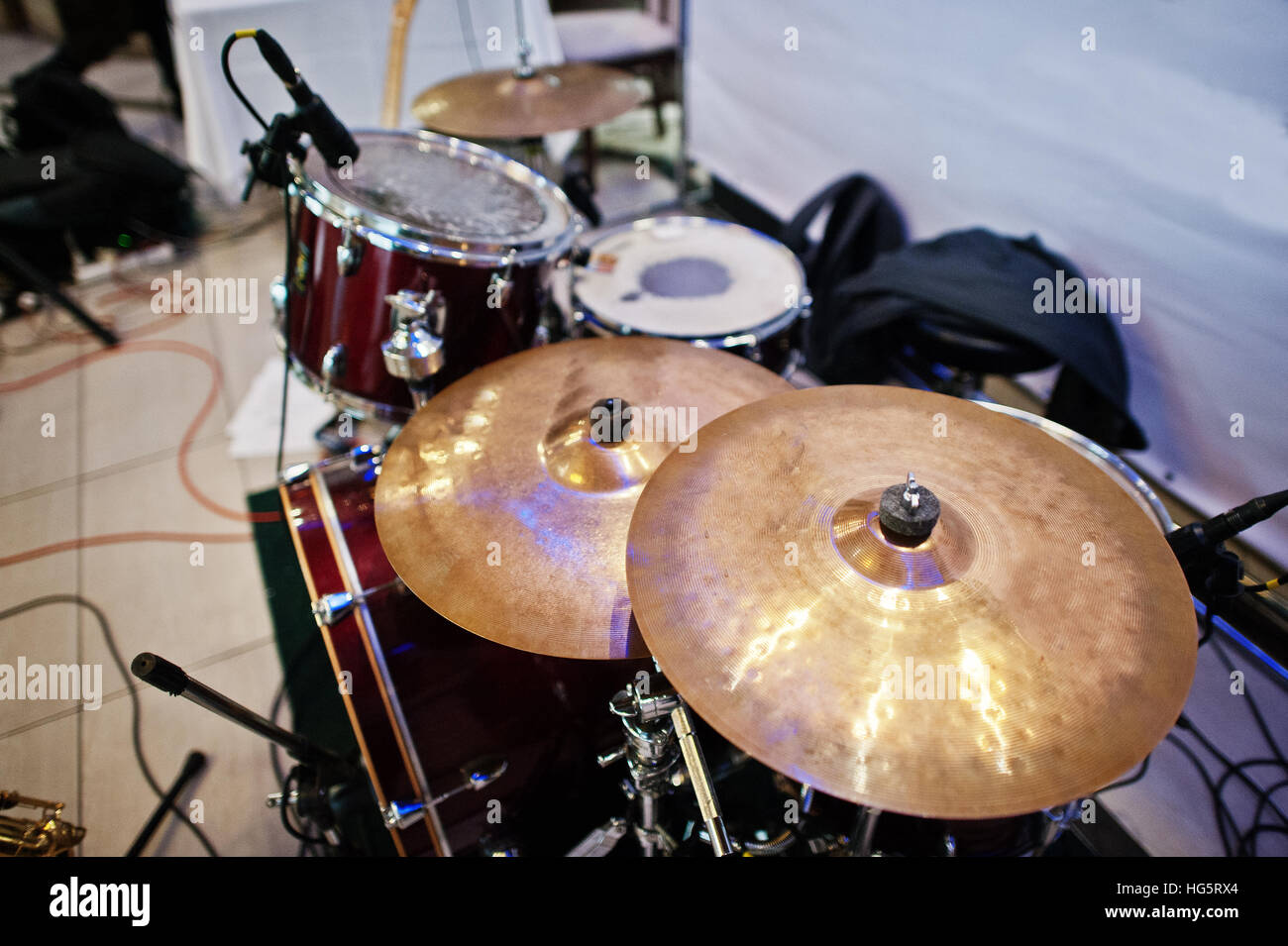 Set of musical instruments drums at club Stock Photo - Alamy
