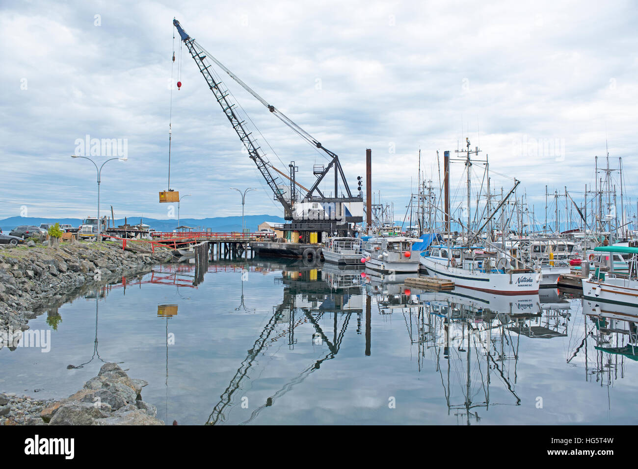 Pile driving crane hi-res stock photography and images - Alamy