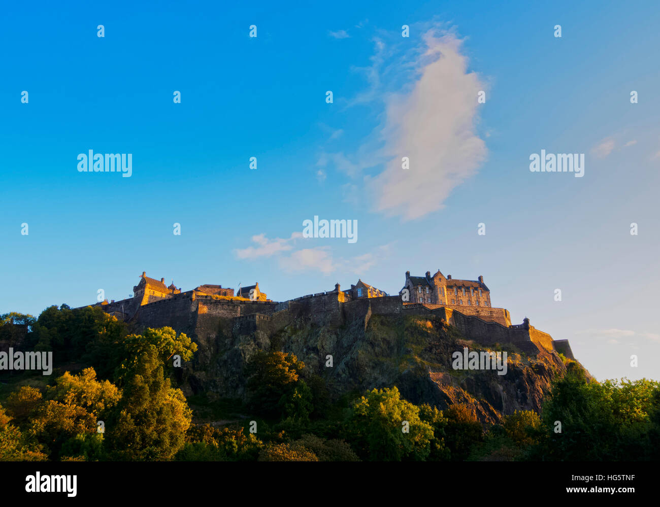 UK, Scotland, Lothian, Edinburgh, View of the Edinburgh Castle Stock ...
