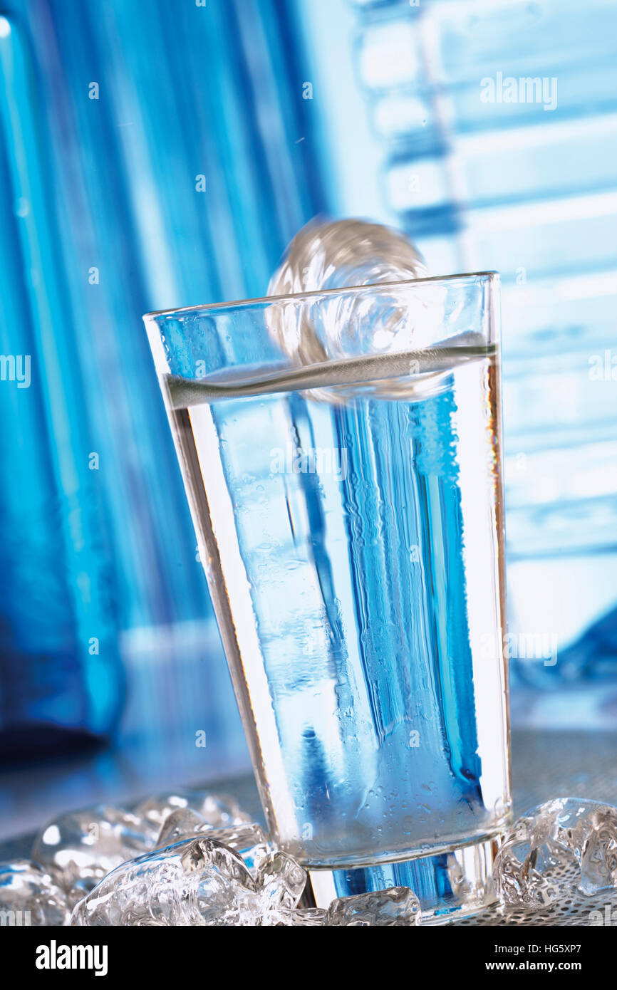 Ice falling empty glass on hi-res stock photography and images - Alamy