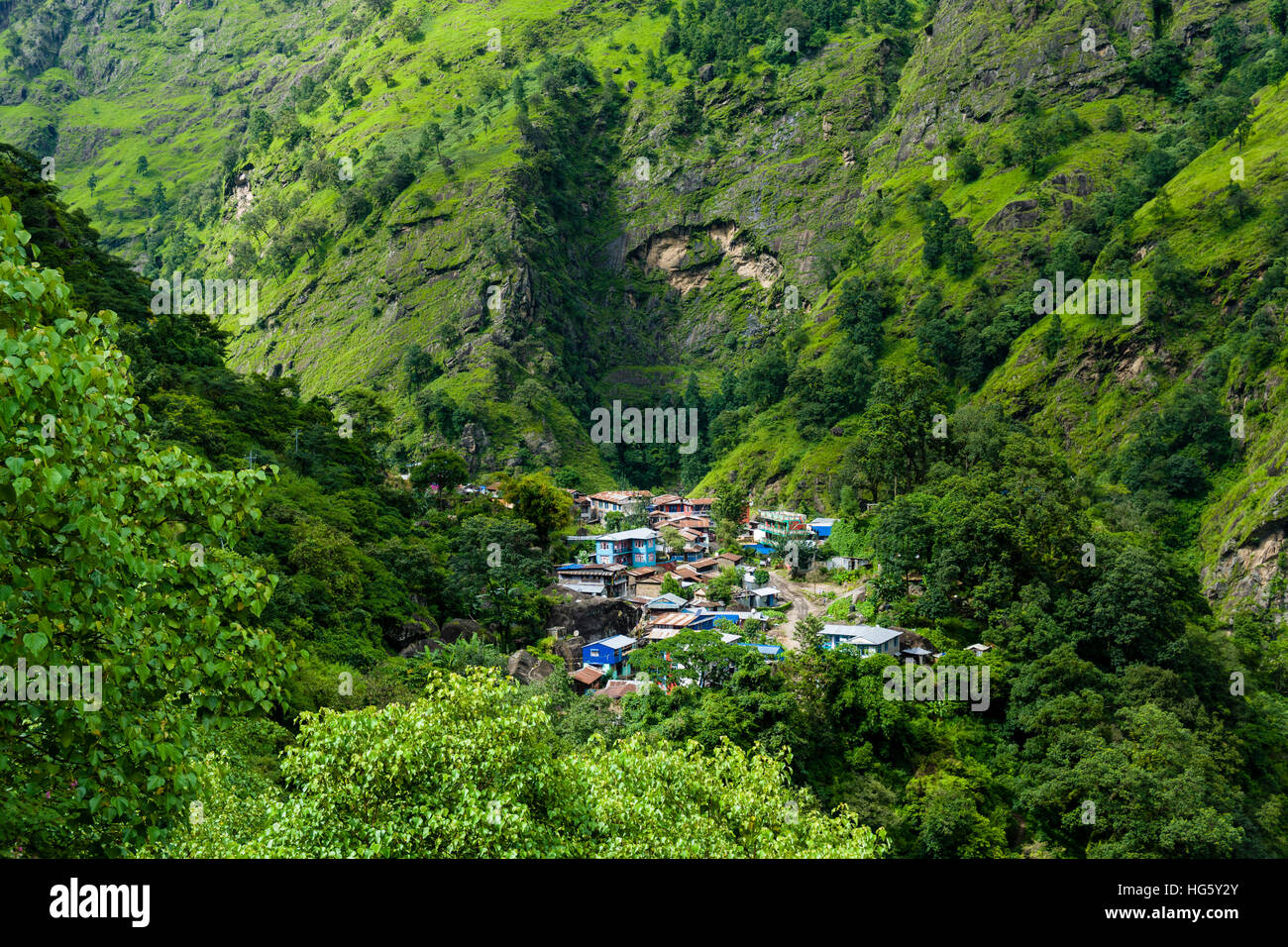 Little Village in green mountain landscape, Upper Marsyangdi valley ...