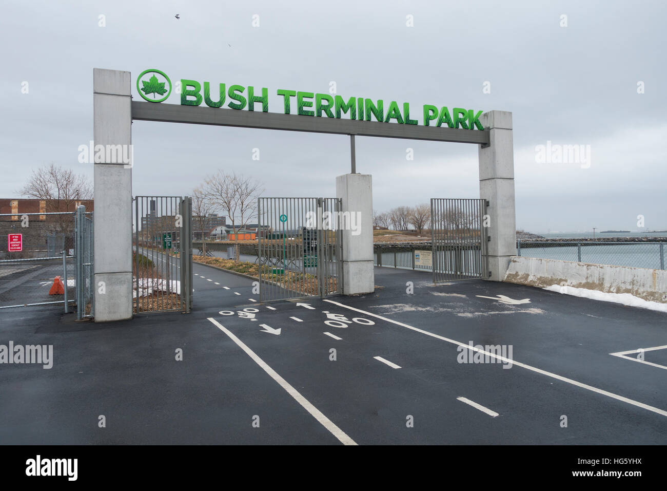 Bush Terminal park sunset park Brooklyn NYC Stock Photo - Alamy