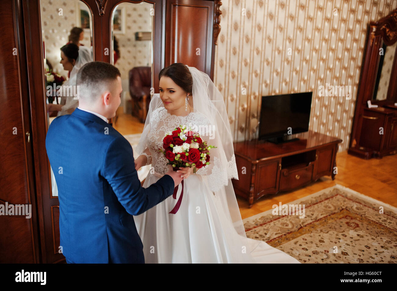 Moment of first meeting of groom and bride on their wedding day Stock ...