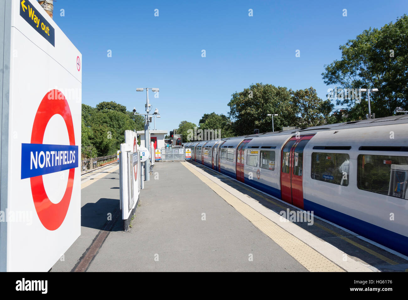 Underground Station Stock Photos & Underground Station Stock Images - Alamy