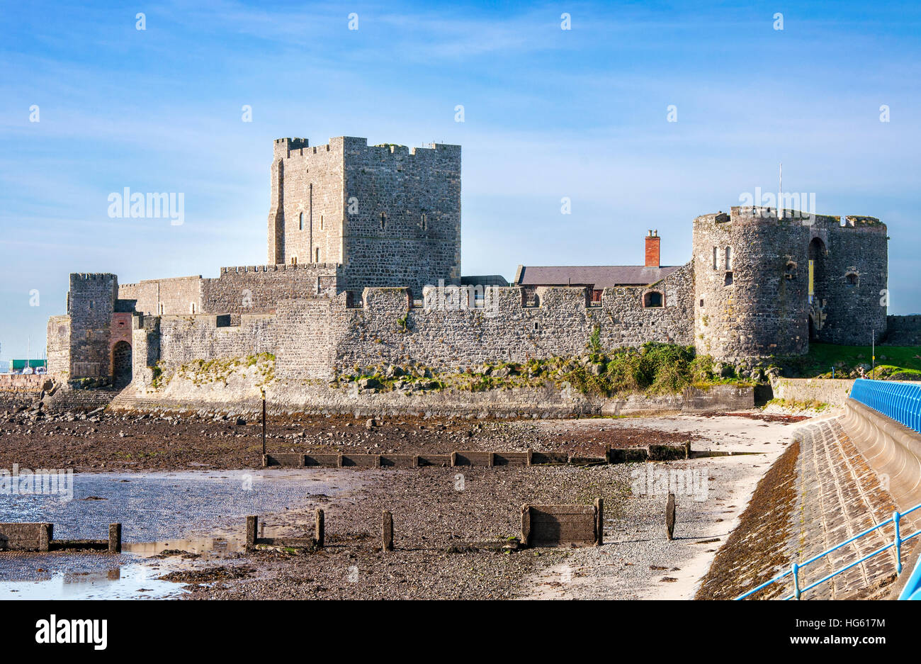 Norman castle wall hi-res stock photography and images - Alamy