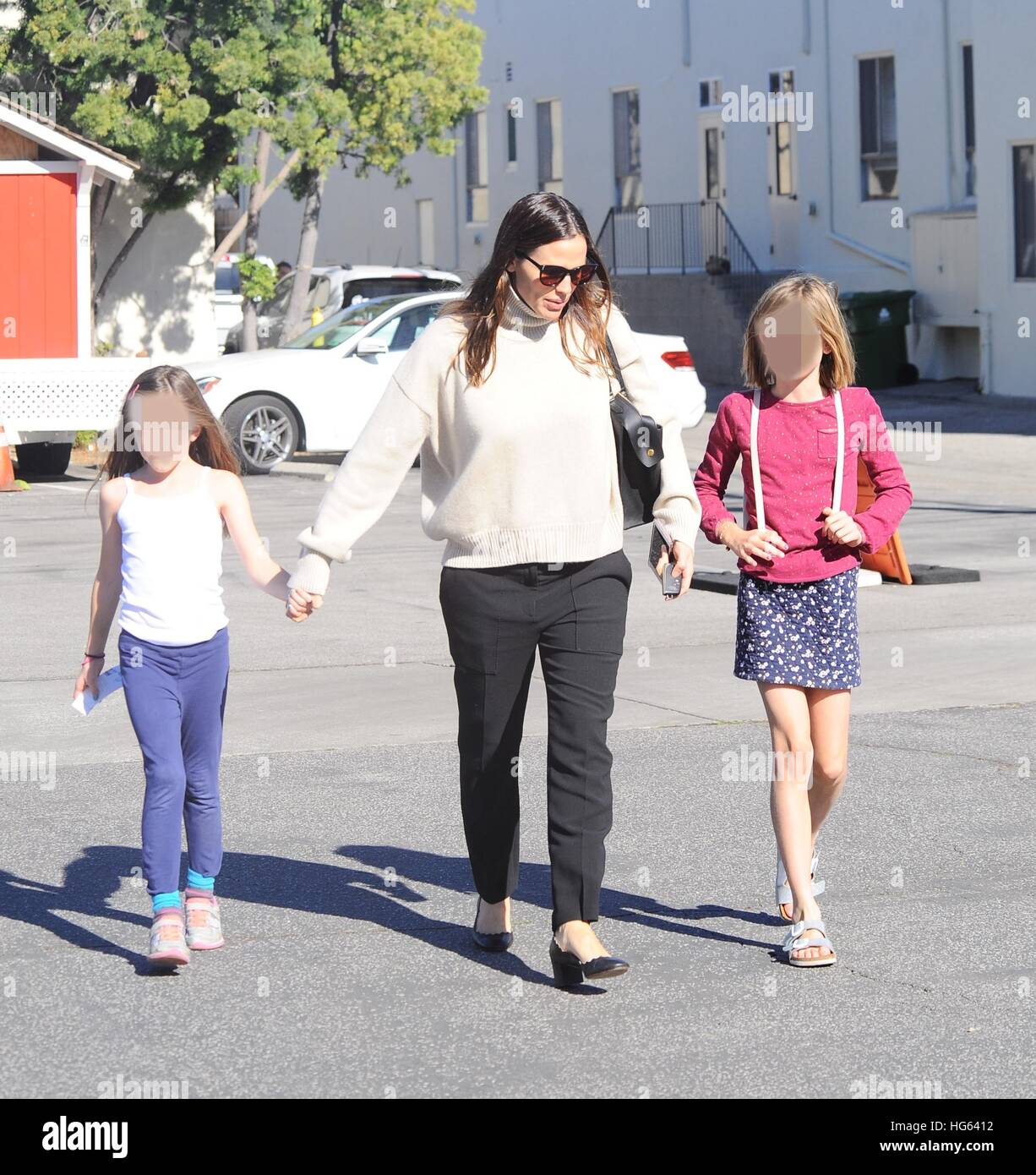 Jennifer Garner and Ben Affleck take their family to church Featuring ...