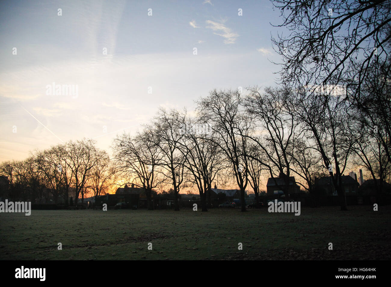 London wakes up to a blanket of frost and a golden sunrise on a very ...