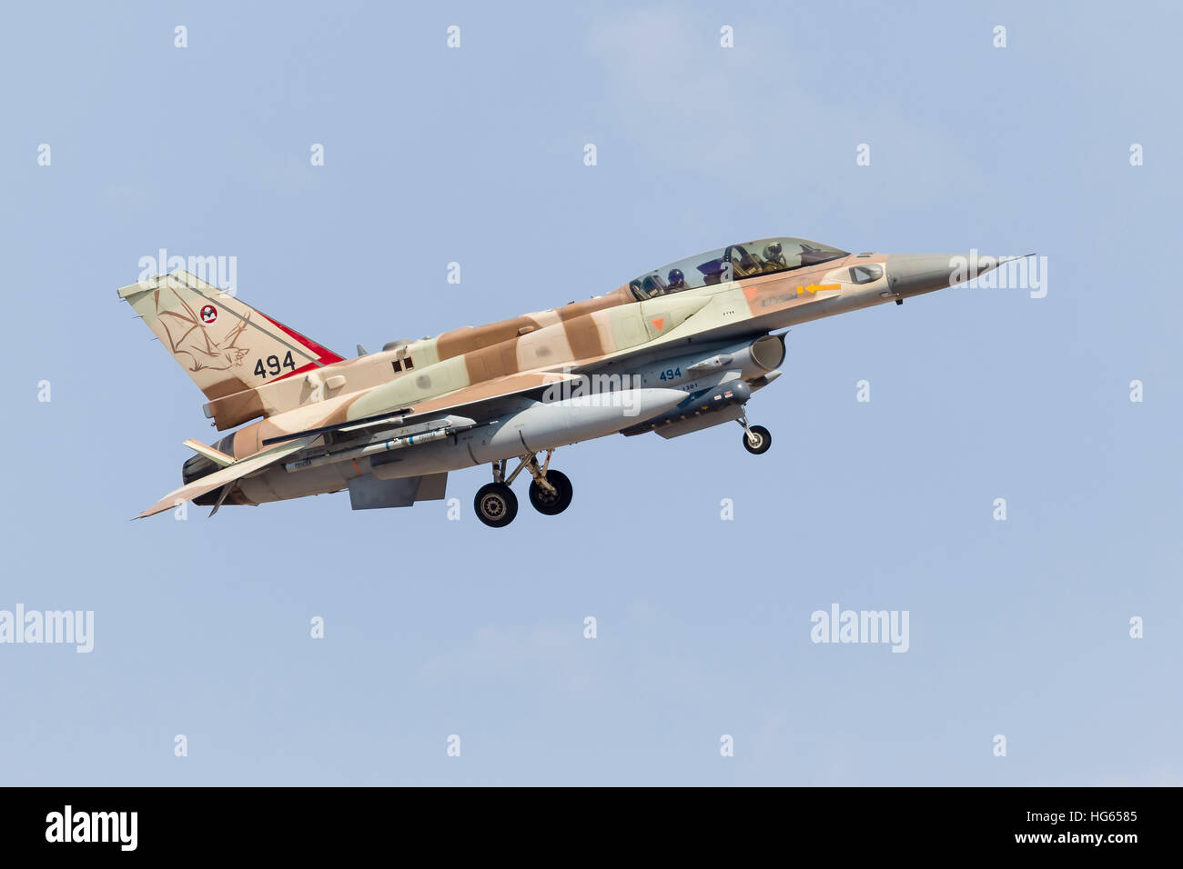 F 16 sufa hi-res stock photography and images - Alamy
