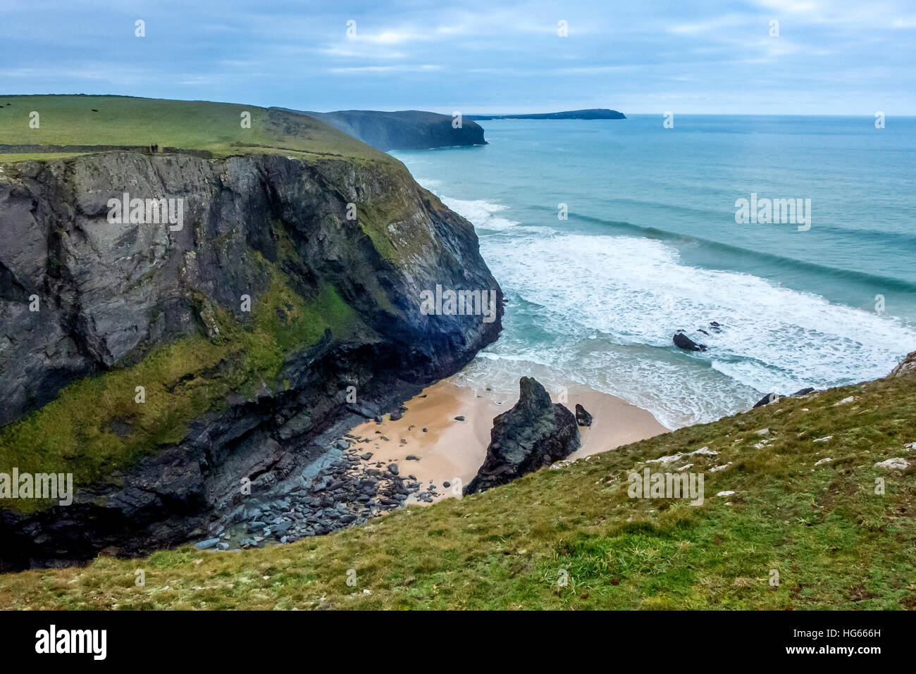 The tiny Butter Hole beach near Padstow in Cornwall Stock Photo - Alamy