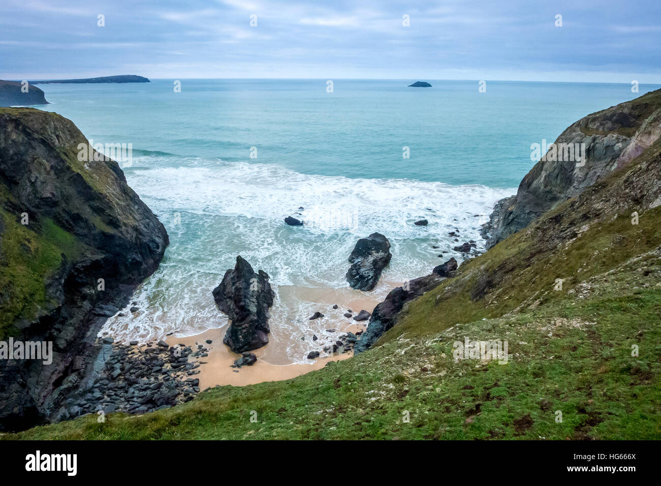 The tiny Butter Hole beach near Padstow in Cornwall Stock Photo - Alamy