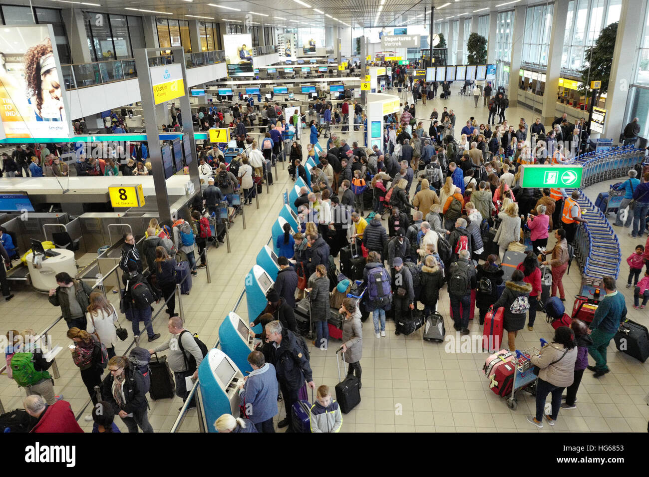 Plane gate schiphol hi-res stock photography and images - Alamy