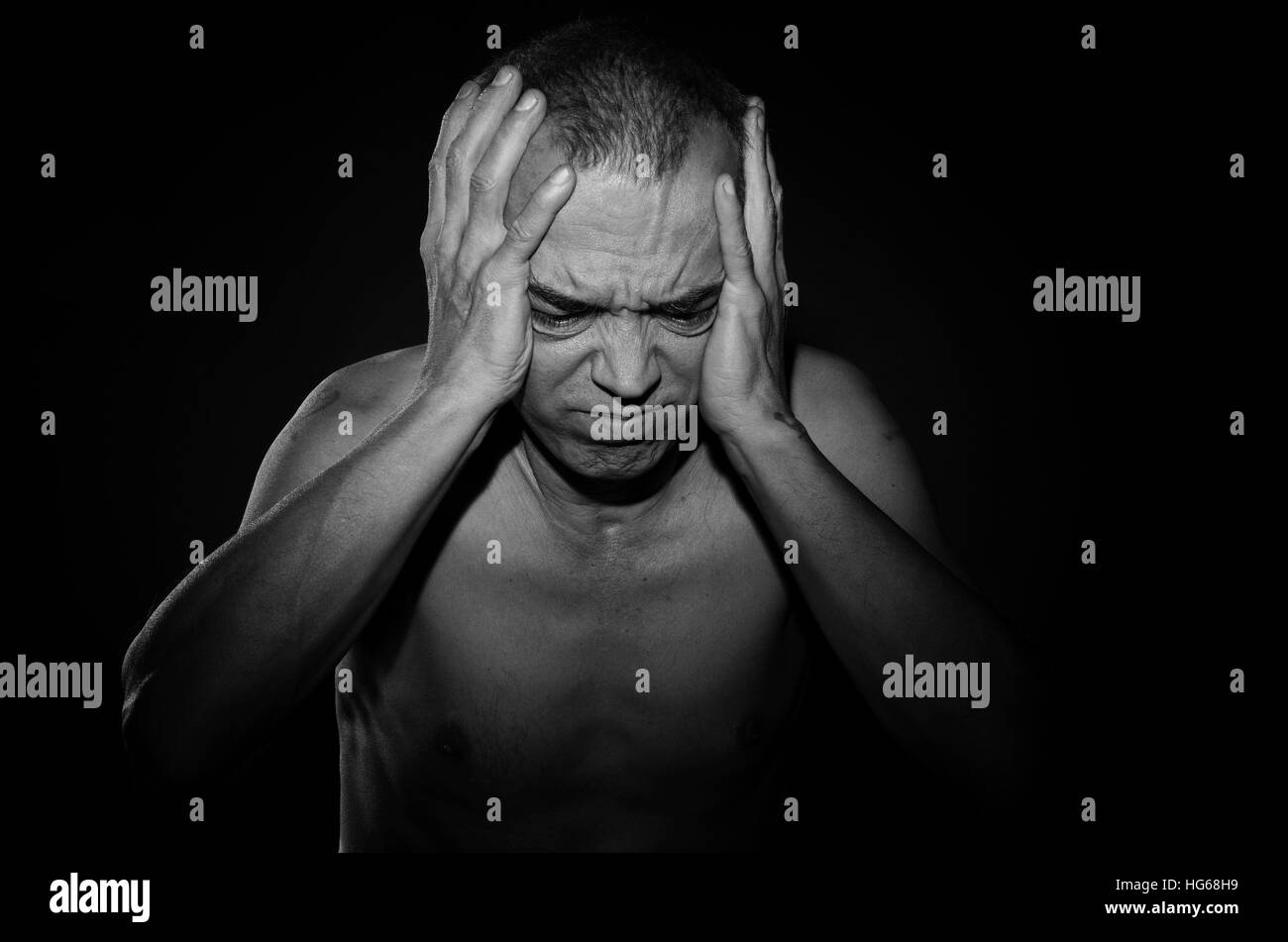 A person experiencing a severe headache Stock Photo - Alamy