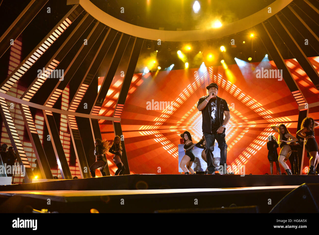 Rob base and hi-res stock photography and images - Alamy