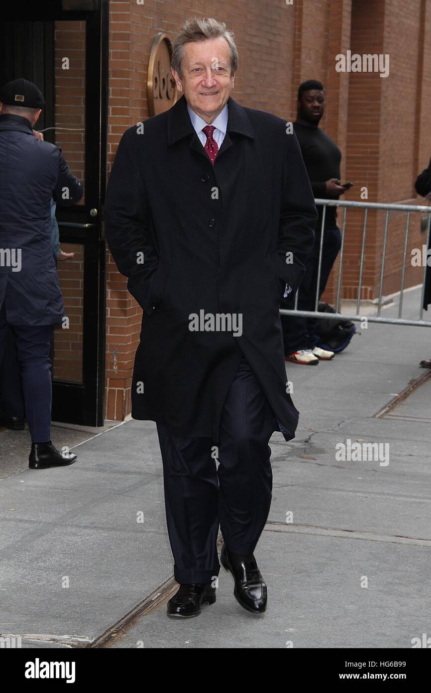 Abc news journalist hi-res stock photography and images - Alamy