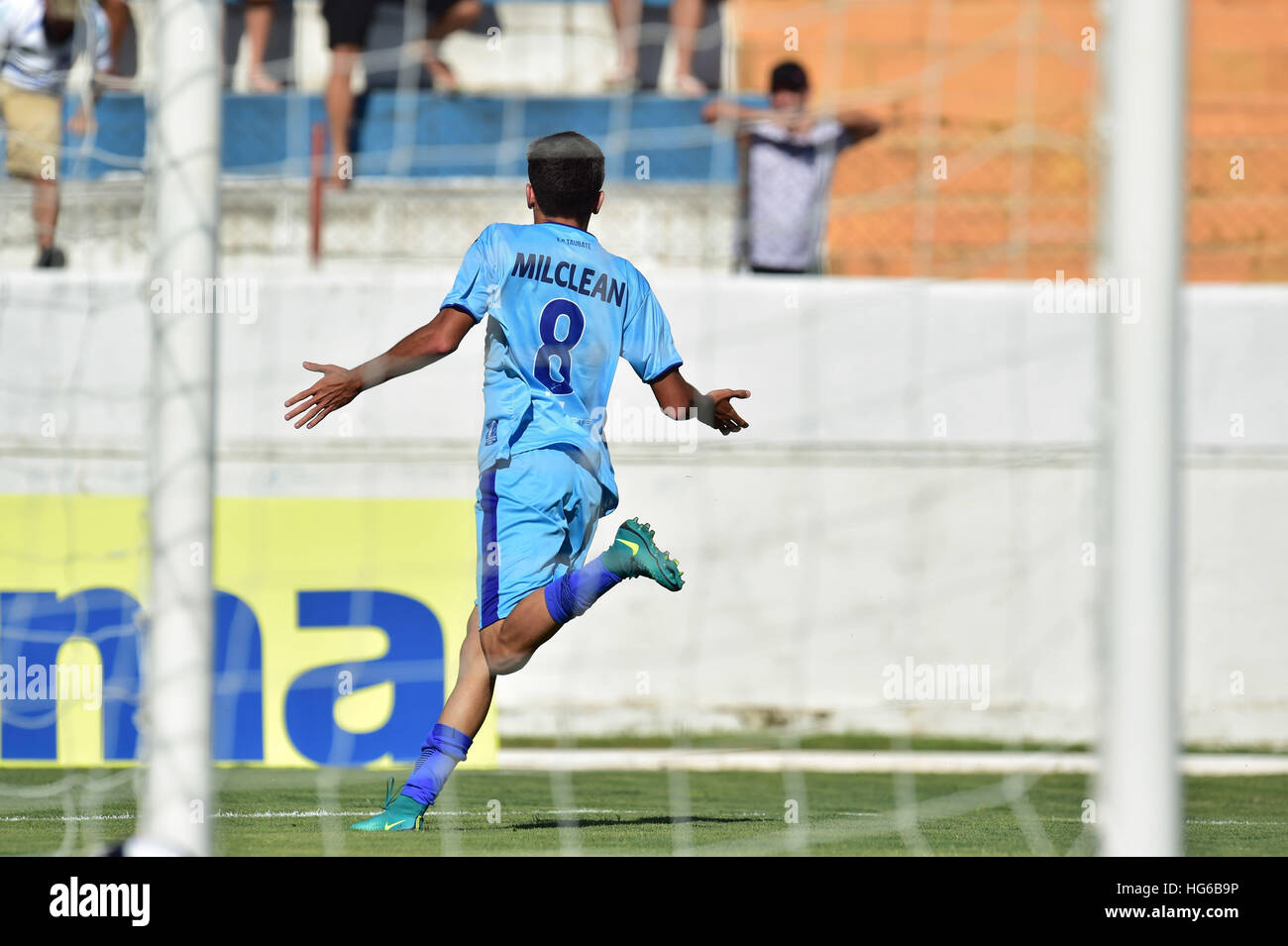 TAUBATÉ, SP - 12.01.2016: TAUBATÉ X OPERÁRIO MS - Gabriel gave the ...