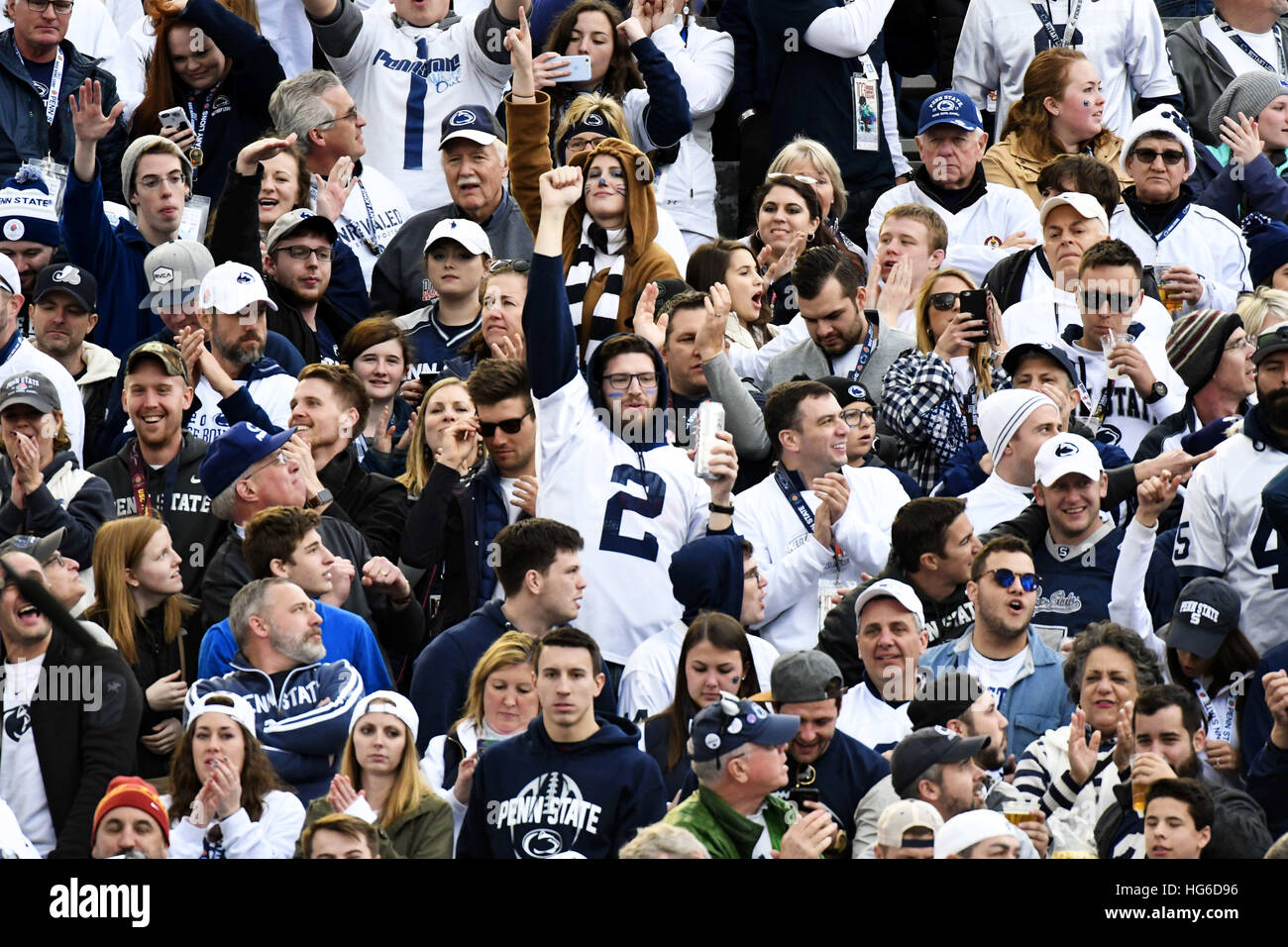 Penn state football helmet hi-res stock photography and images - Alamy