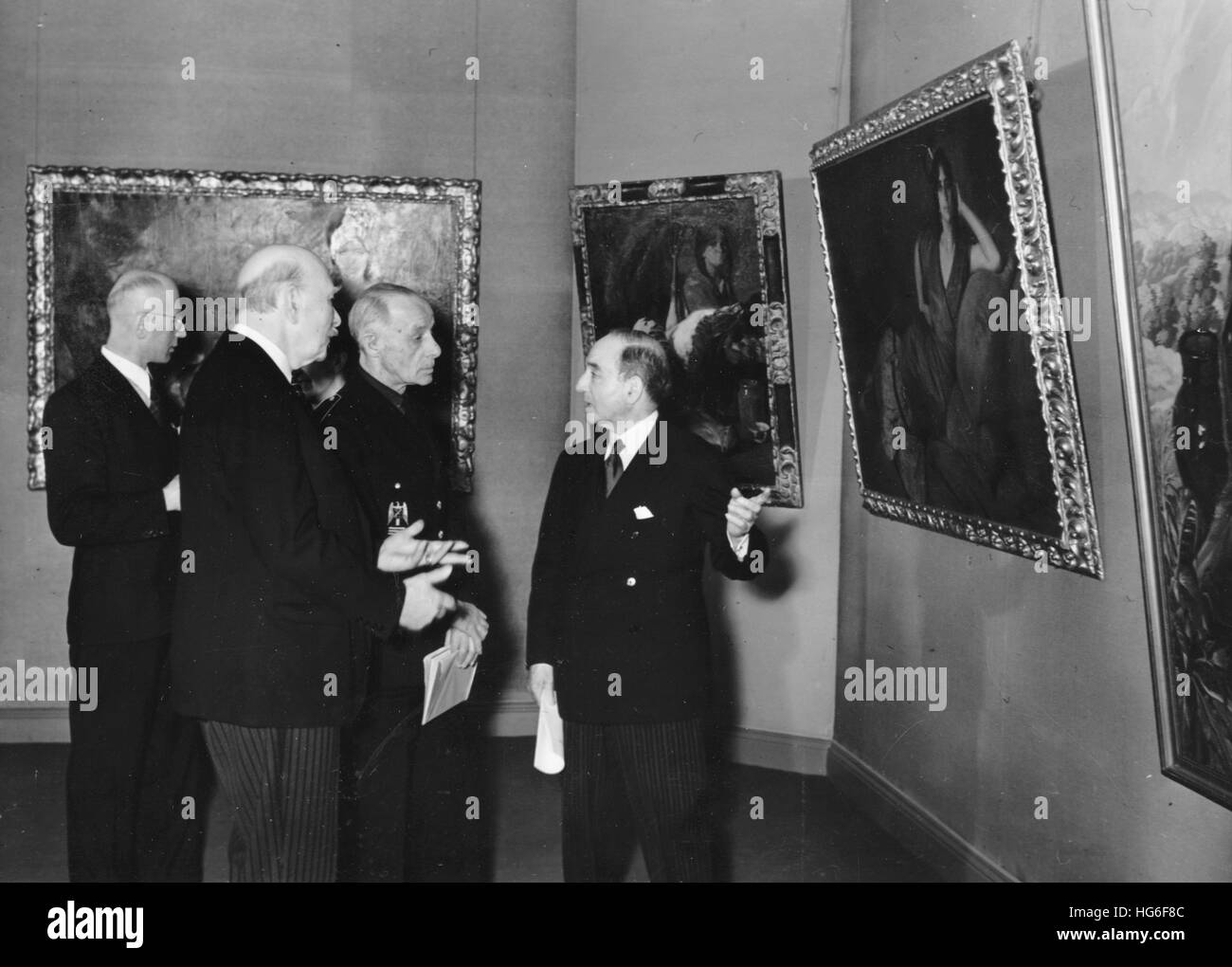 Falangist hi-res stock photography and images - Alamy