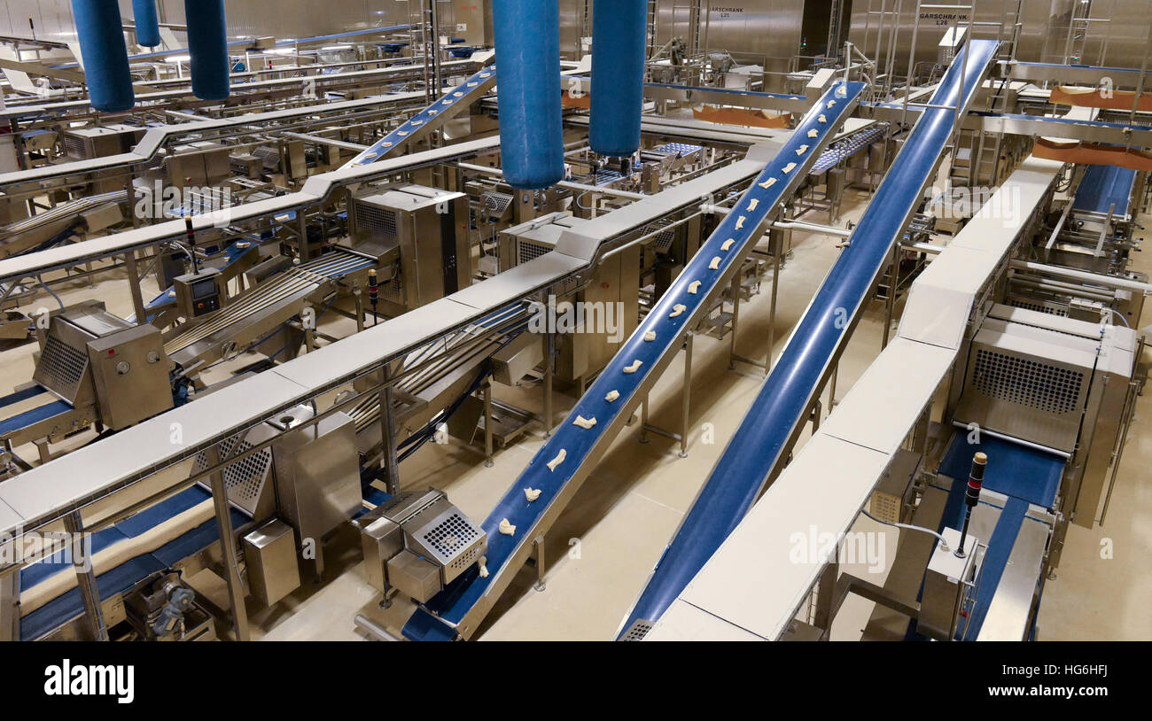Eisleben, Germany. 12th Dec, 2016. A look into production site Werk 7 ...
