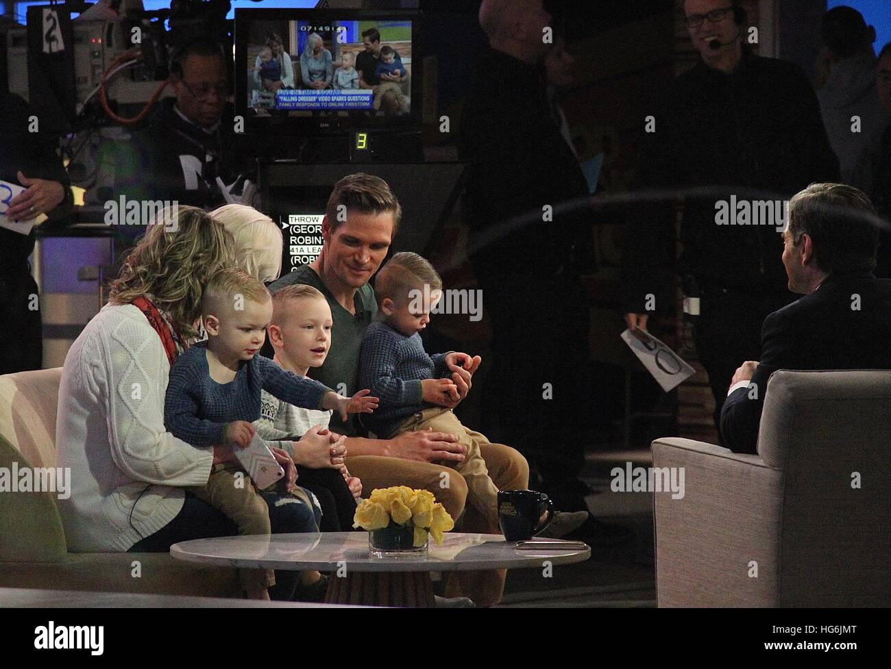 New York, NY, USA. 4th Jan, 2017. The Shoff Family of Orem, Utah whose ...