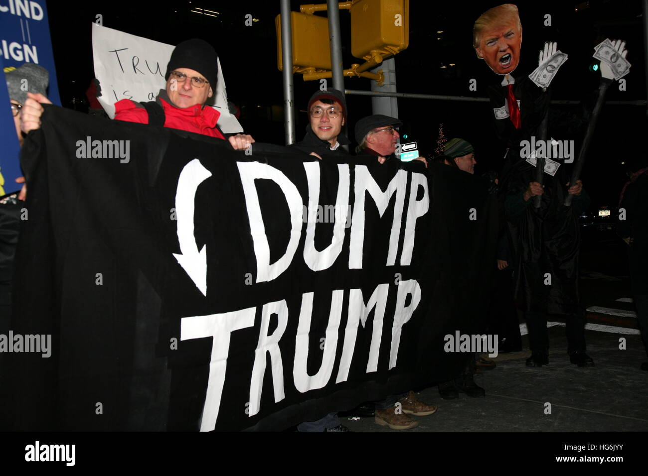 Dump trump new york hi-res stock photography and images - Alamy