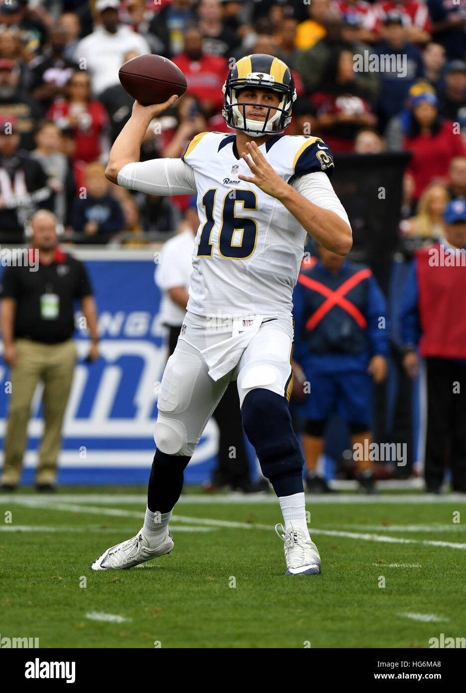 Jared goff 2016 hi-res stock photography and images - Alamy
