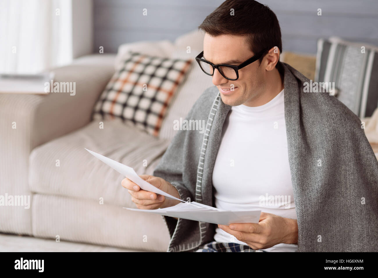 Paper positive hi-res stock photography and images - Alamy