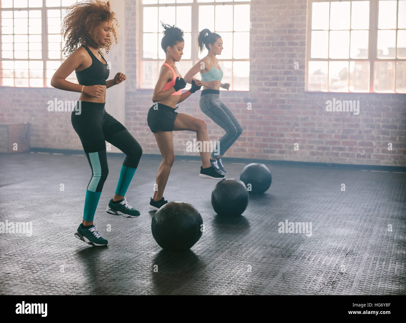 Women gym class together hi-res stock photography and images - Alamy