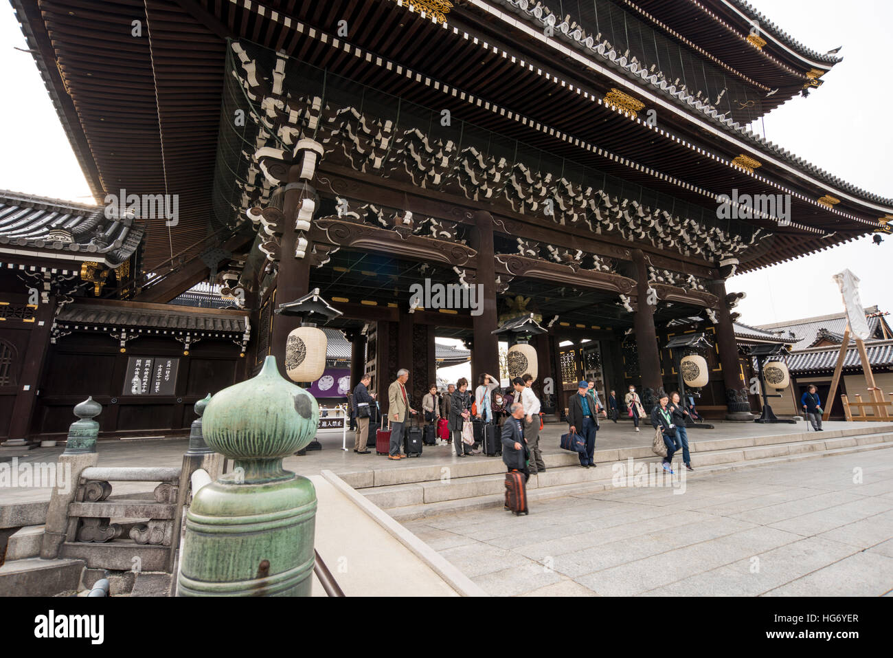 Higashi honganji temple hi-res stock photography and images - Alamy