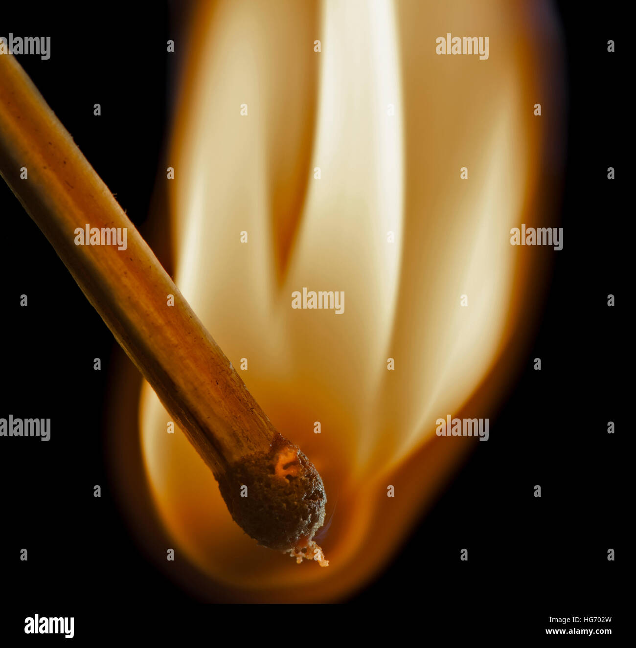 Matchstick flame hi-res stock photography and images - Alamy