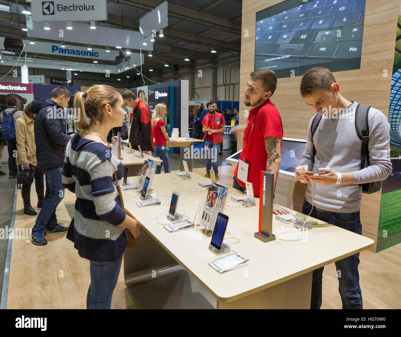 Chinese multinational huawei stand hi-res stock photography and images ...