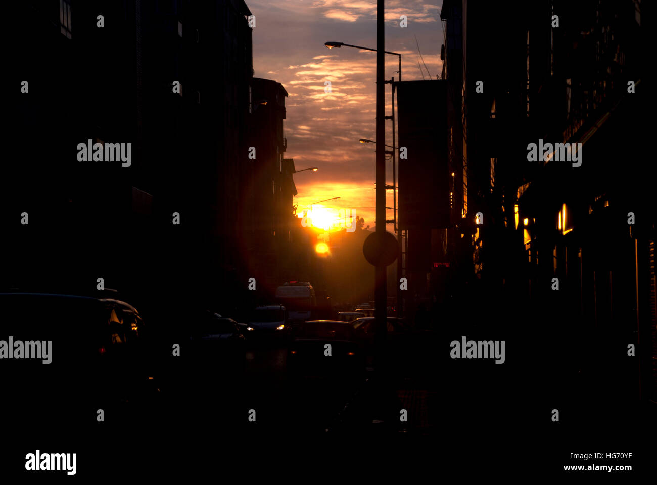 Car sunset urban hi-res stock photography and images - Alamy