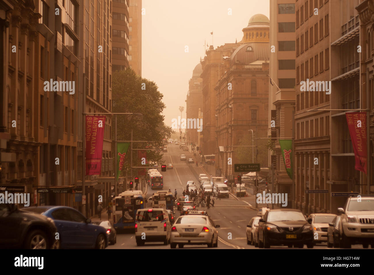 Night at the opera cover hi-res stock photography and images - Alamy