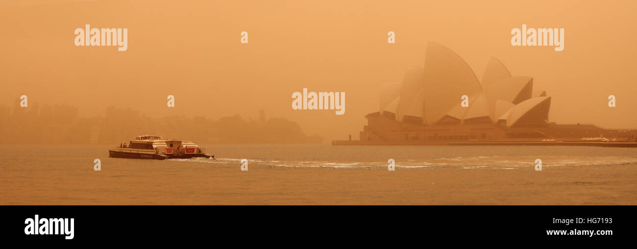 Sandstorm cover Sydney city Stock Photo - Alamy