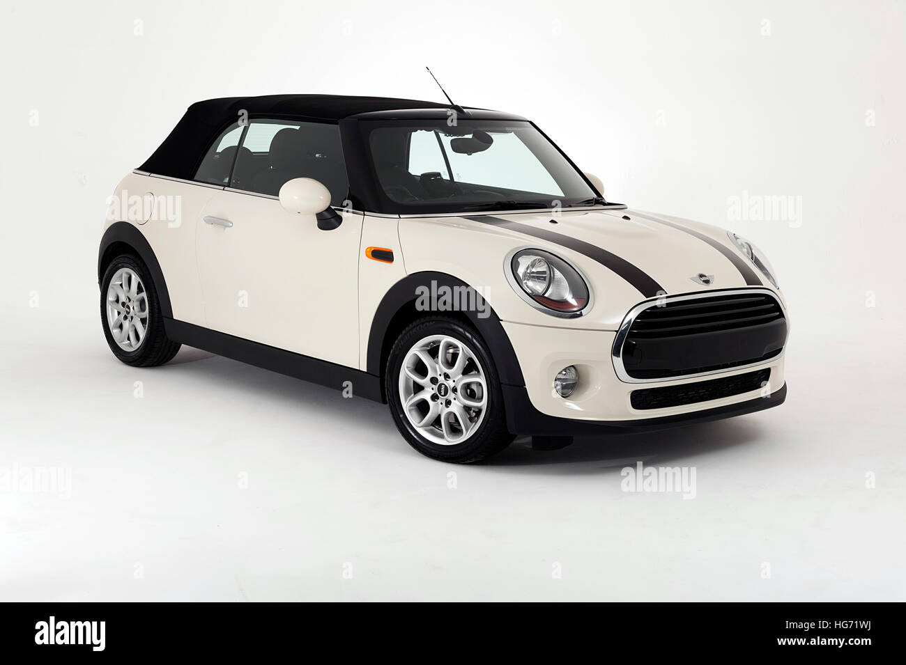 Convertible mini cooper hi-res stock photography and images - Alamy