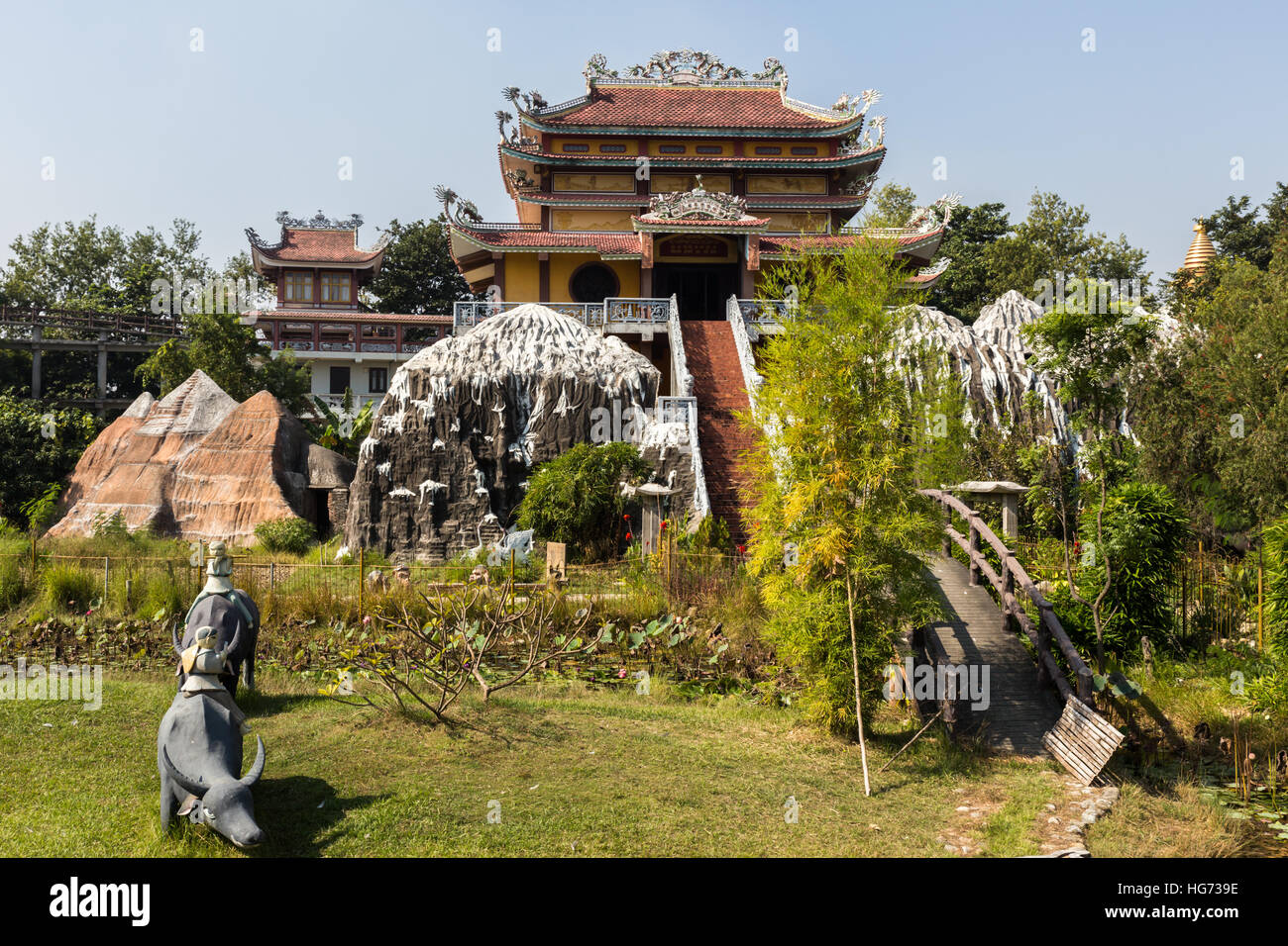 Vietnamese Buddhist temple, Lumbini Stock Photo - Alamy