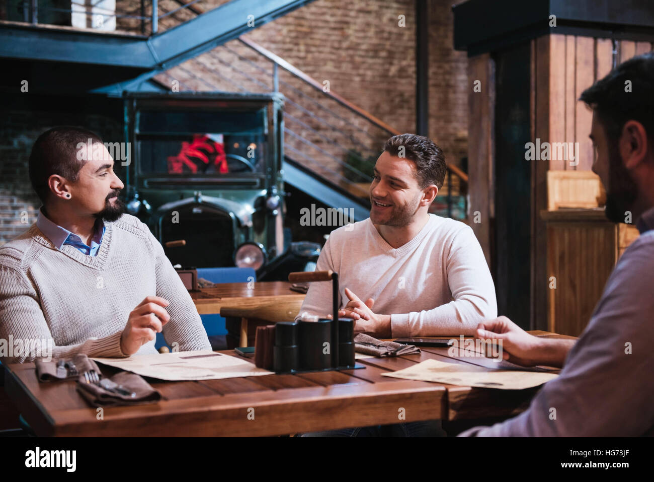 Men having a discussion hi-res stock photography and images - Alamy