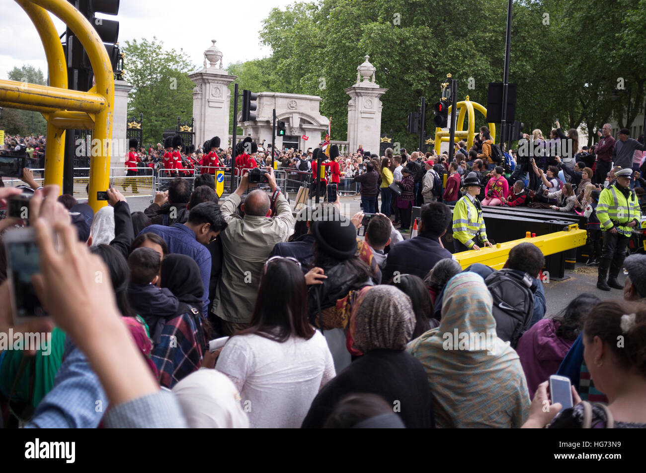 Crowd scene hi-res stock photography and images - Alamy