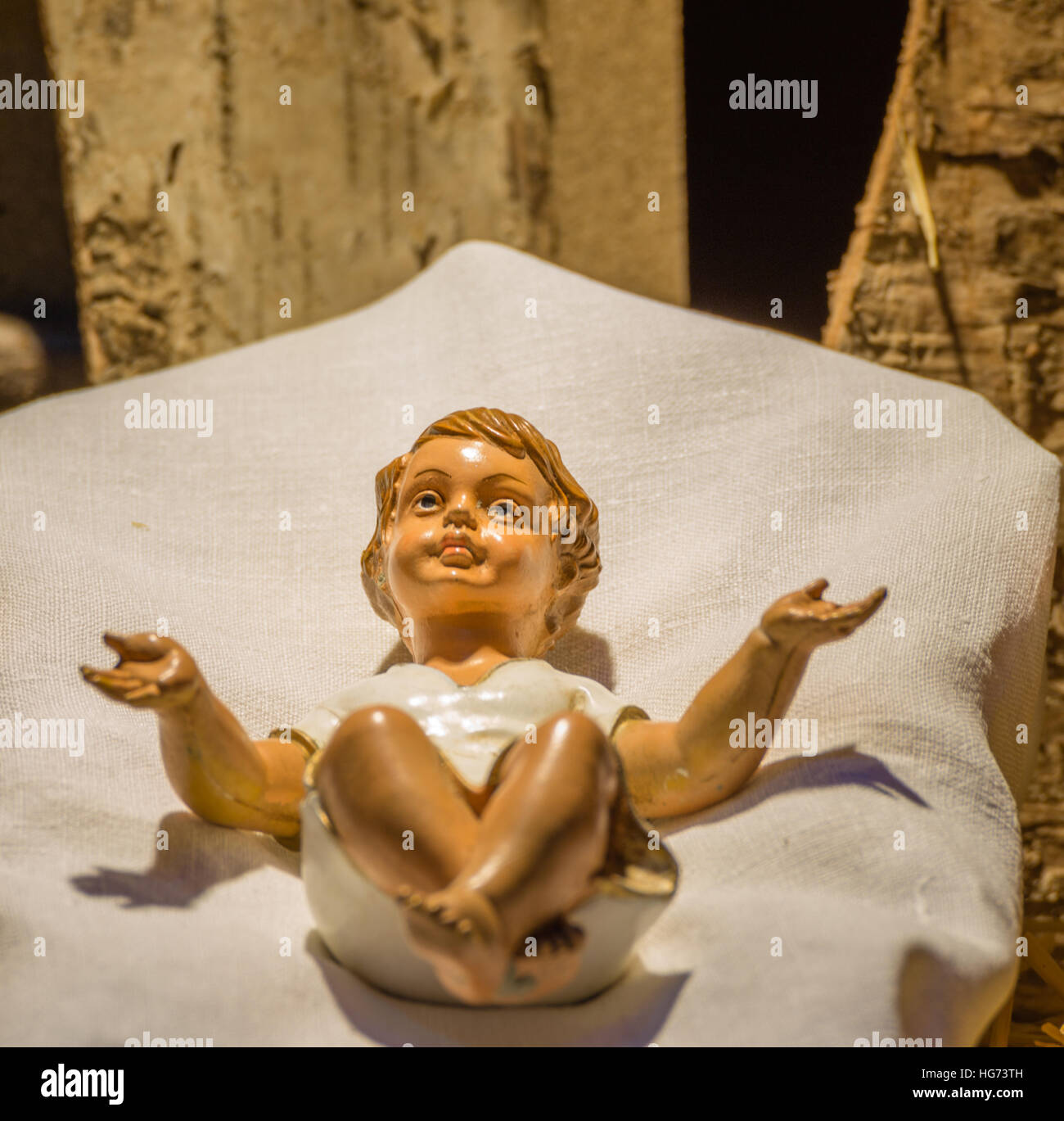 Holy baby jesus in the manger Stock Photo - Alamy