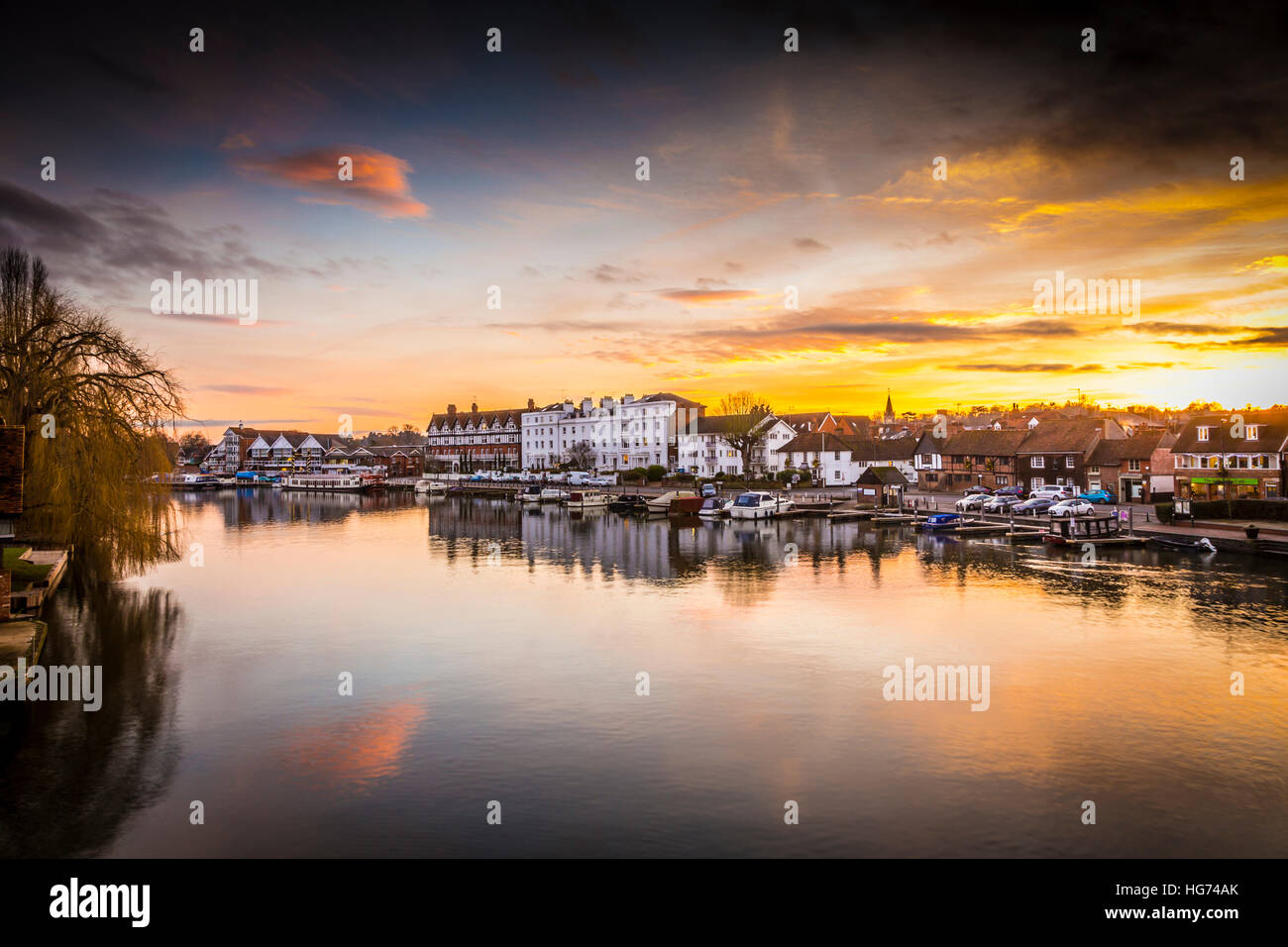 Henley On Thames Sunset, shot from the bridge toward Henley town Stock ...