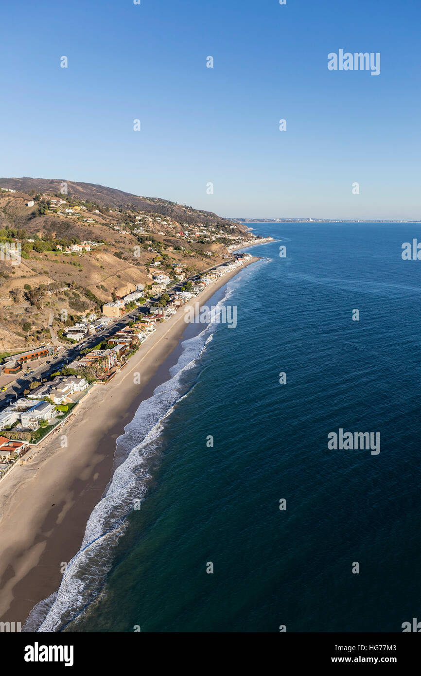 Malibu beach and mansions hi-res stock photography and images - Alamy