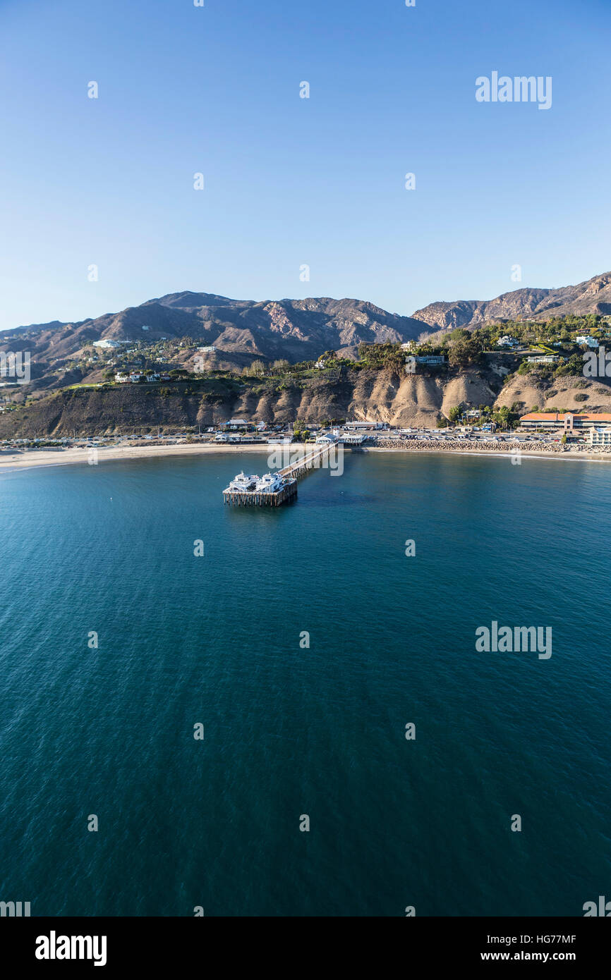 Aerial view of Malibu Pier and the Pacific Ocean in Southern California ...