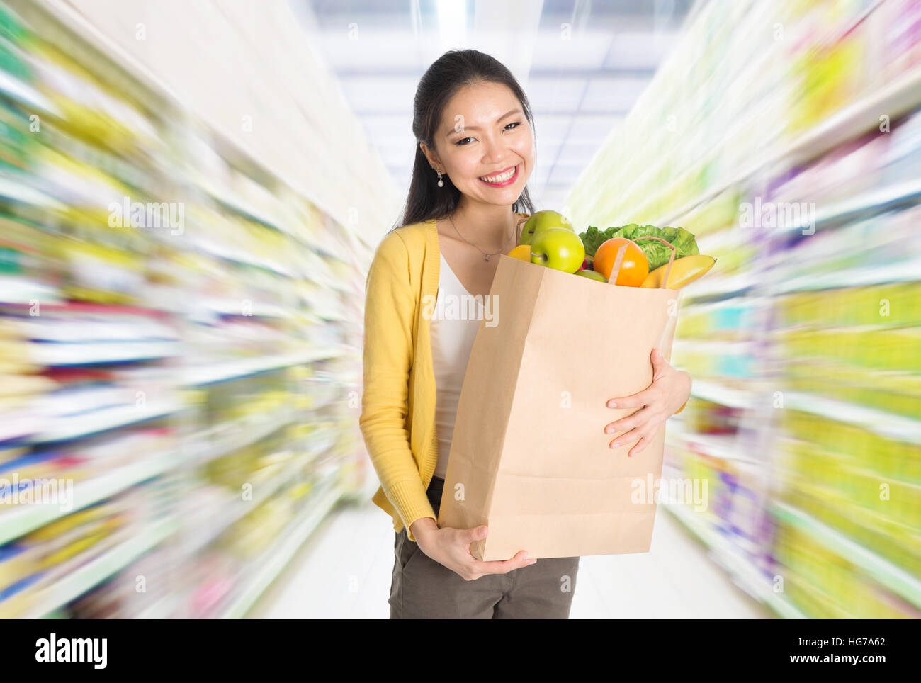 Aisle supermarket asian products hi-res stock photography and images ...